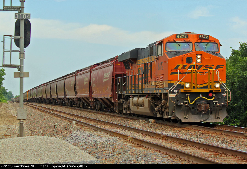 BNSF 6872 In your Face!